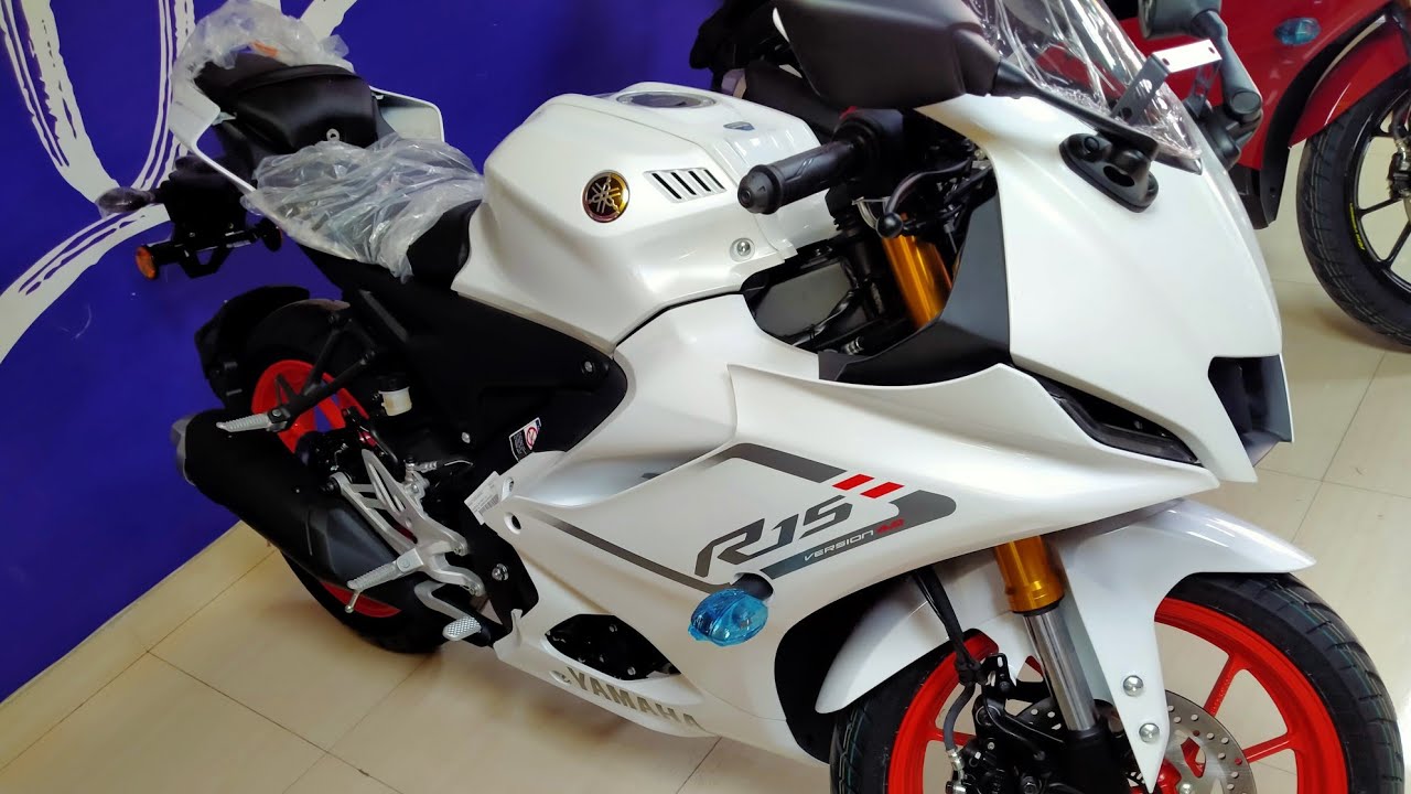 Yamaha R15 V4 Intensity White Available In Muzaffarnagar | Yamaha ...
