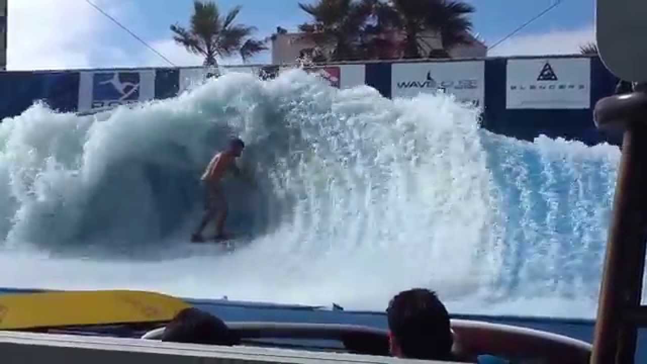 Wavehouse Flowrider Pro Eric Silverman - YouTube
