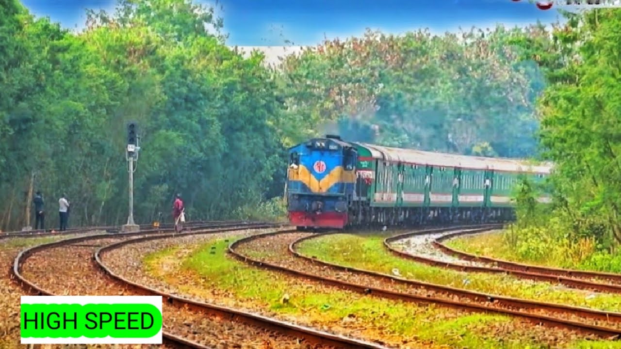 SUNDARBAN EXPRESS IN Mipur Railway Station HIGH speed LHB Train - YouTube
