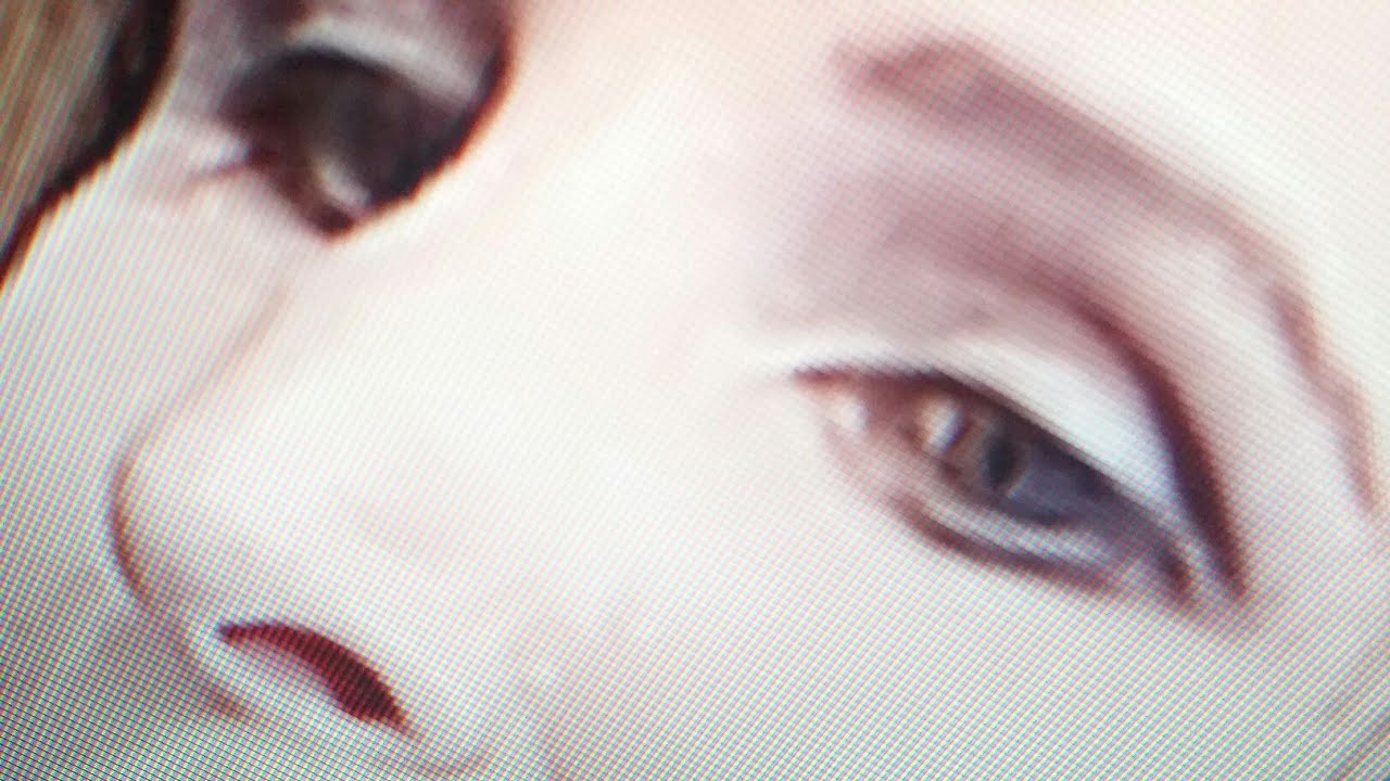 Reptilian slit eyes anomoly - YouTube
