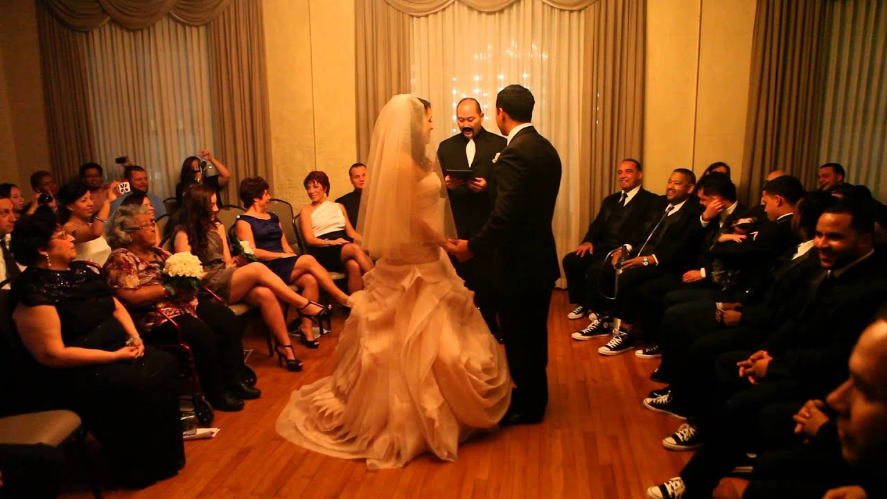 Wedding ceremony prank. - YouTube