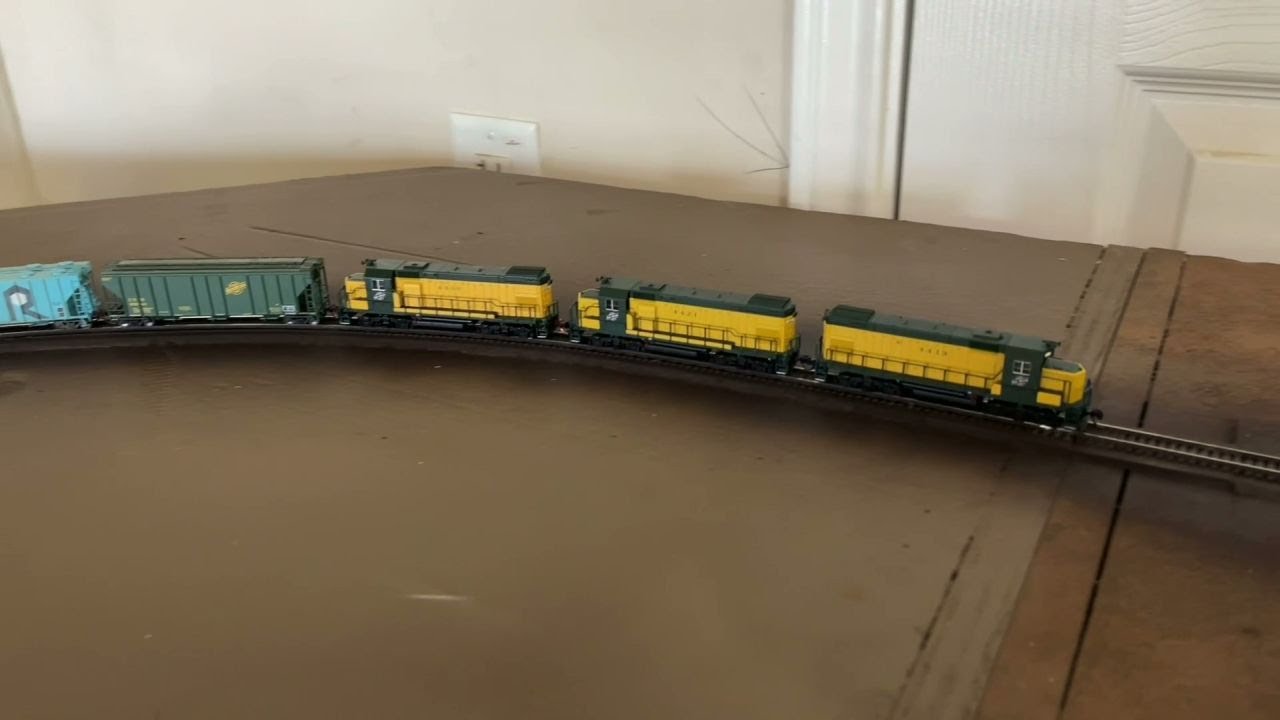 N scale CNW 30 car train - YouTube
