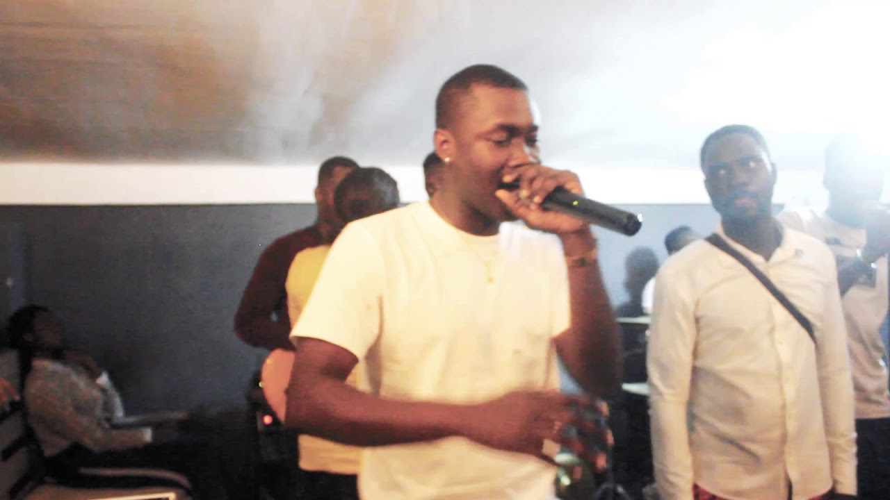 Casmen raps on Samini's my own instrumental (((((Live Band))))) This ...