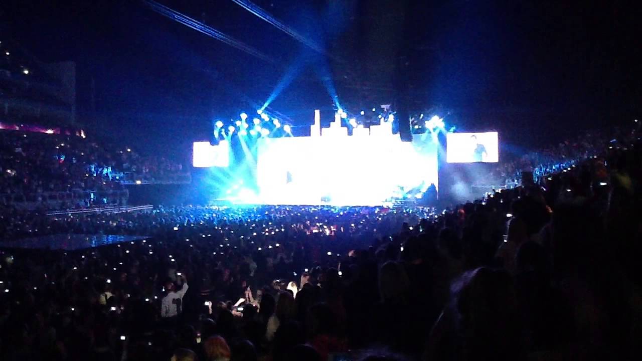 One Direction - arena 02 - London 1 aprile 2013 - YouTube