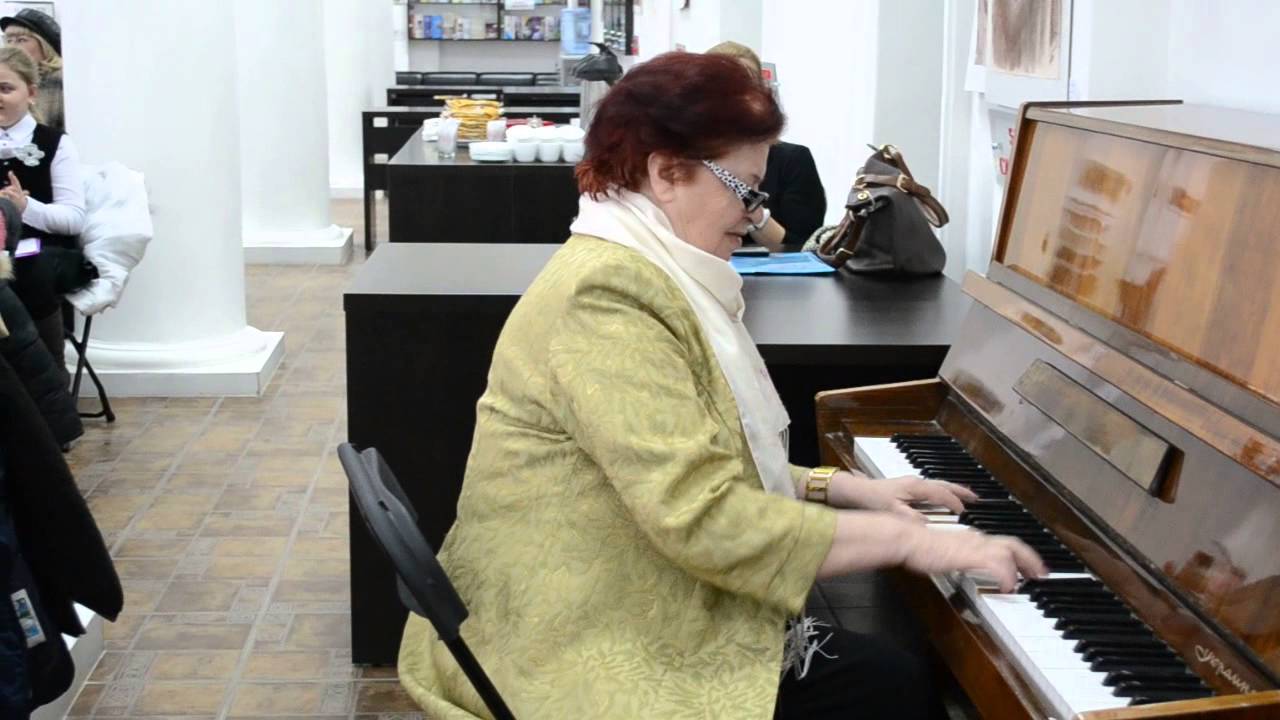 Daria Radu - Colindă - YouTube
