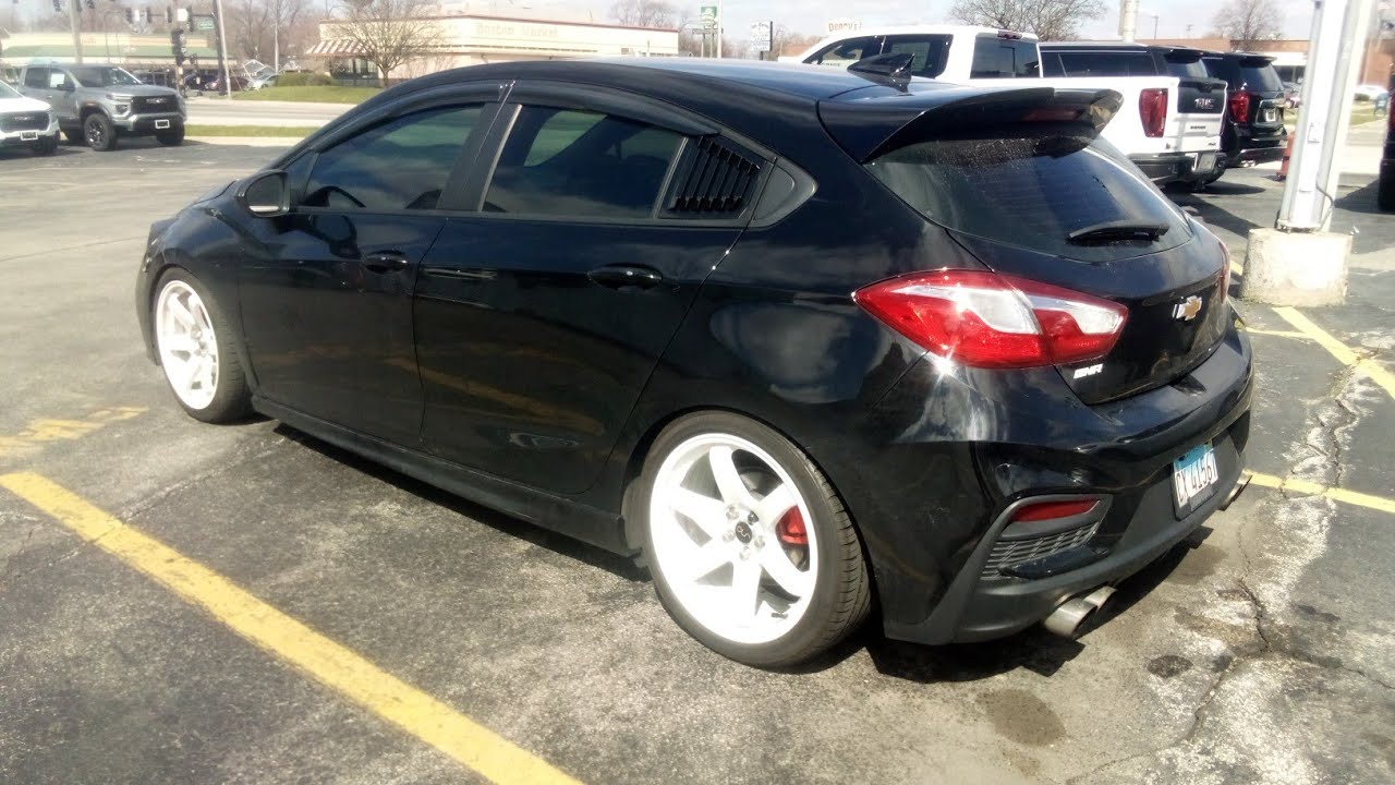 This exact modified Chevrolet Cruze Hatchback can also cackle. - YouTube