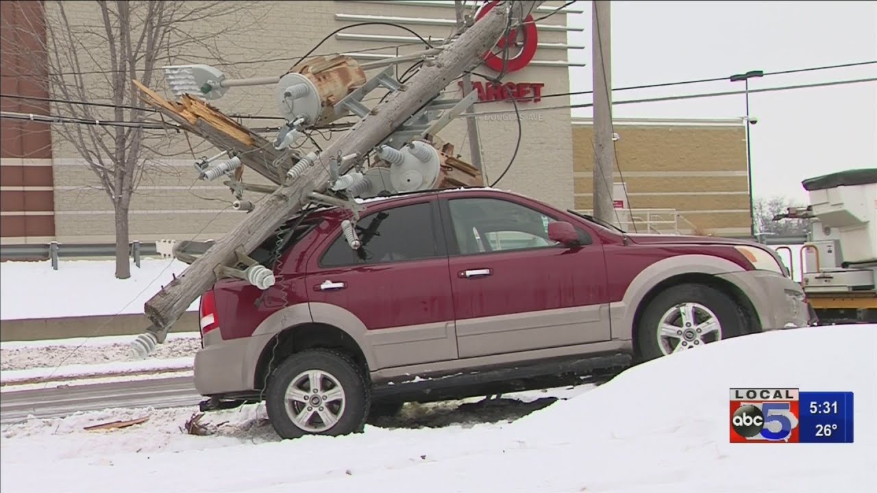 Car Crash Causes Power Outage - YouTube