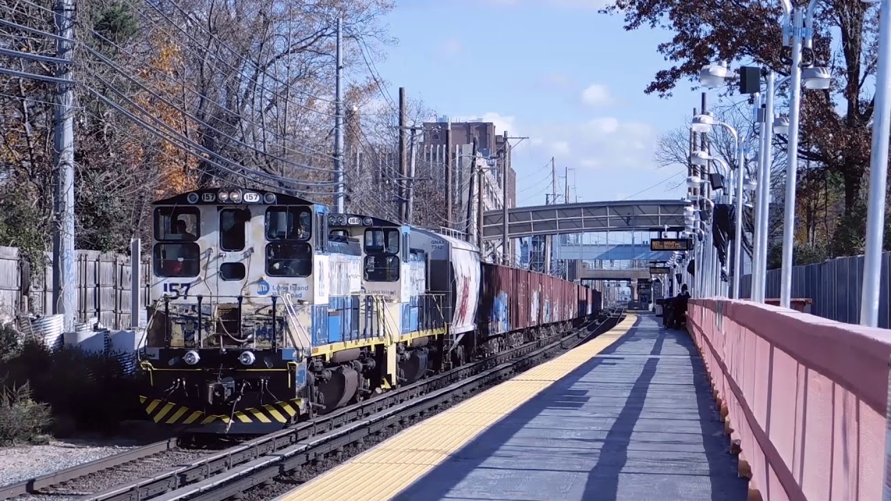 LIRR Work train passing through Mineola 11/27/20 - YouTube