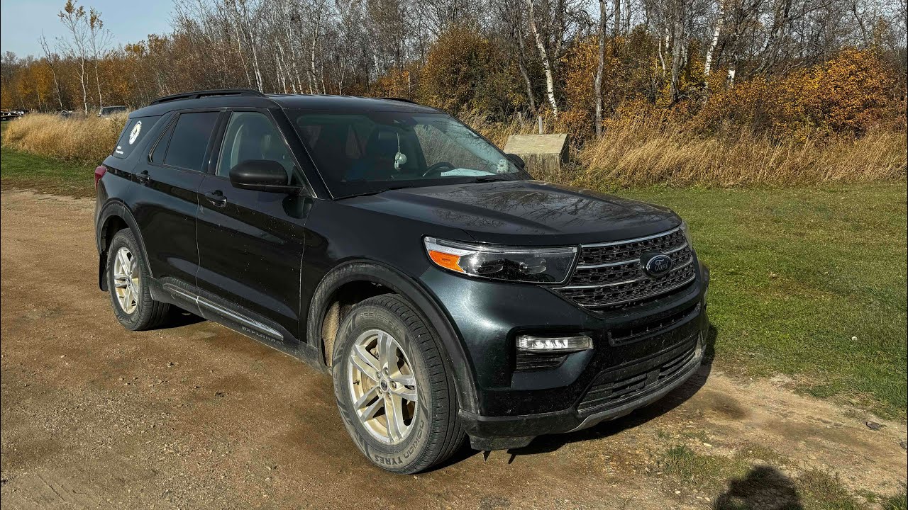 (4K 60 FPS) 2022 Ford Explorer XLT 4WD start-up, horn, rev, and blinker ...
