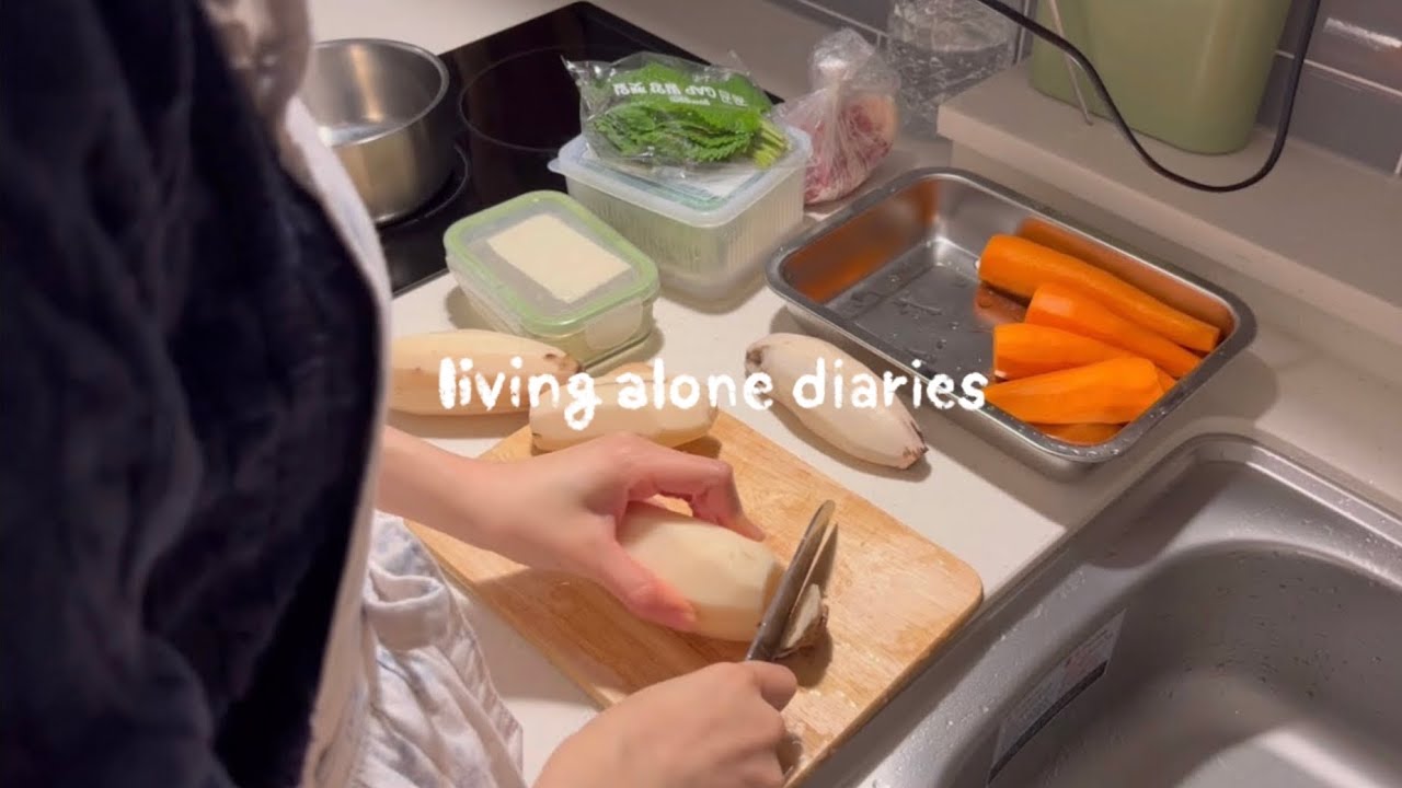 Vlog 혼자사는 직장인이 차려먹는 집밥 일상 🧑🍳연근반찬 김치두부조림 콩불 낫또계란말이 알배추된장무침 돈까스 단호박조림 계란말이 삼겹살 친구의 책