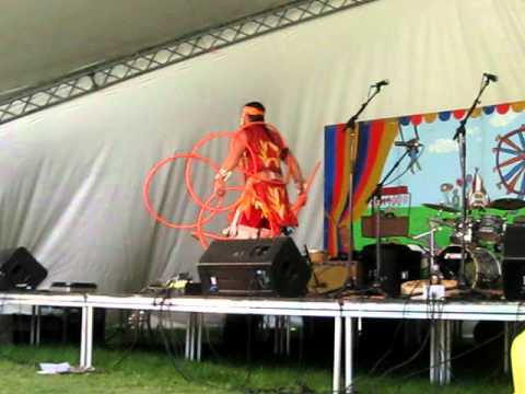 Dallas Arcand Hoop Dancer @ The Forks Childrens Festival 2011 - YouTube