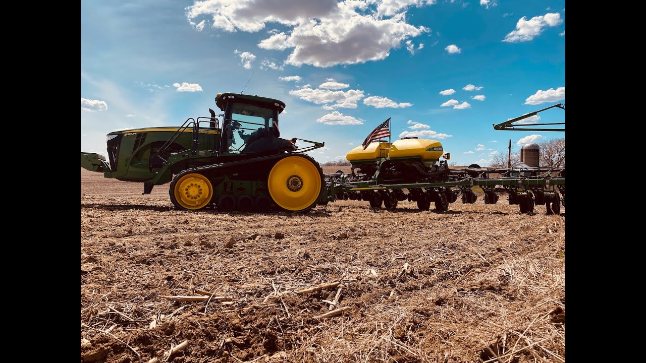 John Deere cold start ups. Time for Spring maintenance! - YouTube