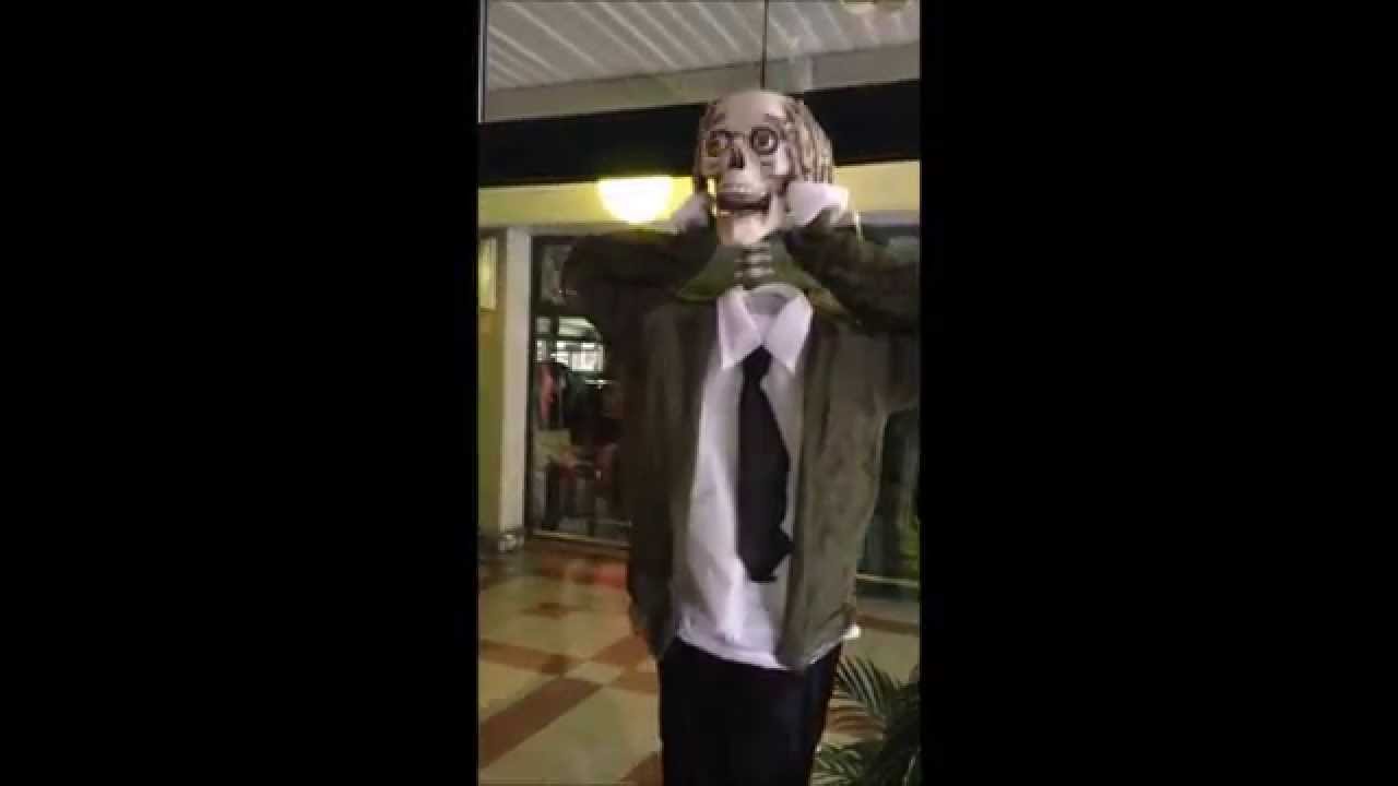 Scheletro parlante per Halloween (Talking skeleton for Halloween) - YouTube