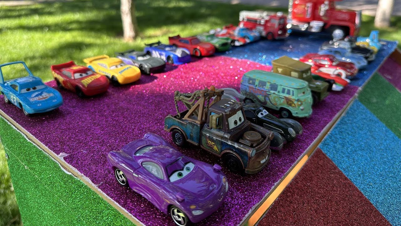 Disney Pixar Cars Fall Into The Water Lightning McQueen, Cruz Ramirez ...