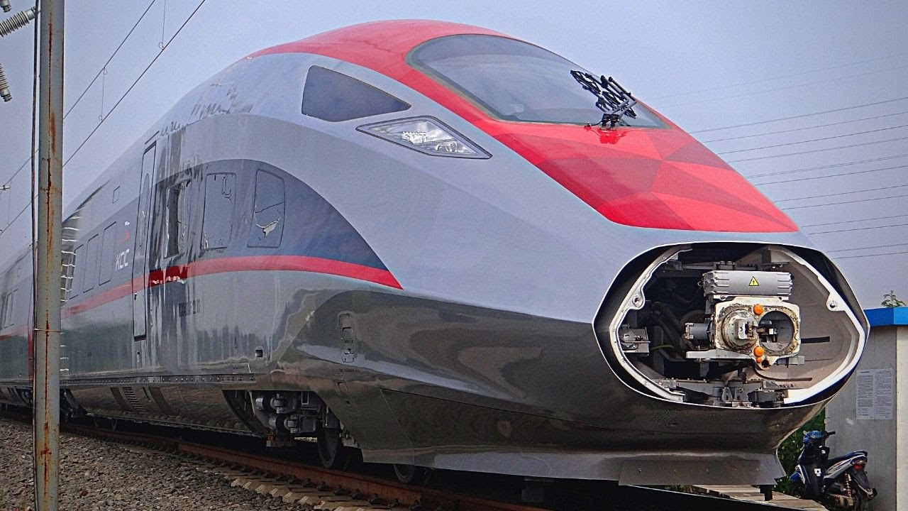 Detik-detik‼️ Kereta Cepat KCIC400AF Keluar Depo Tegalluar - Indonesia ...