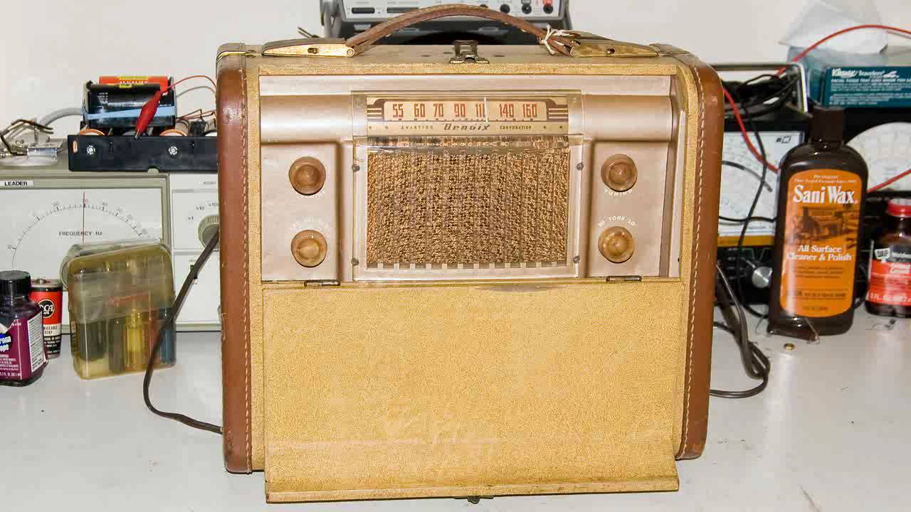 Bendix Portable Tube Radio Repair - YouTube