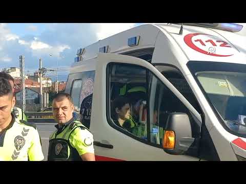 Trafik kazası sonrası çıkan kavgada 1'i polis 2 kişi yaralandı