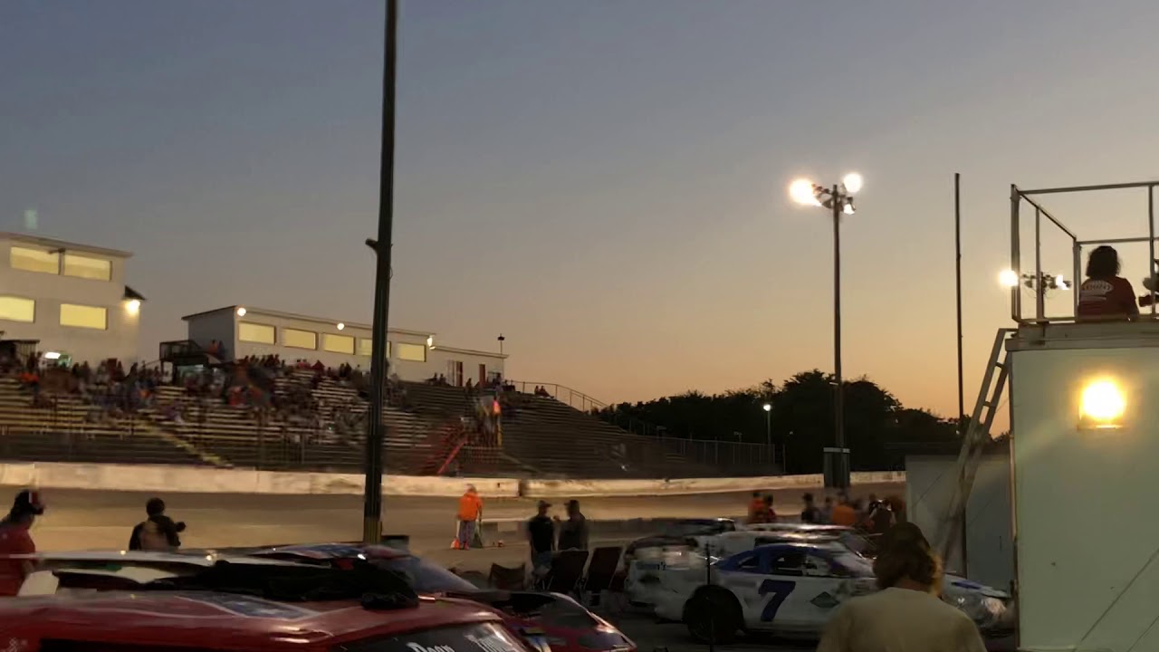 August 17, 2019 Huntsville Speedway Mini Mod Race. - YouTube