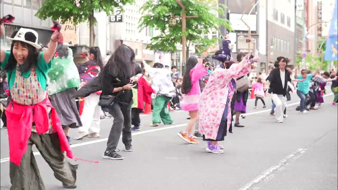 [4K] さぁさ みんなで どっこいしょ YOSAKOIソーラン祭り 2025 金曜日 FUNKY!すすきの会場 - YouTube