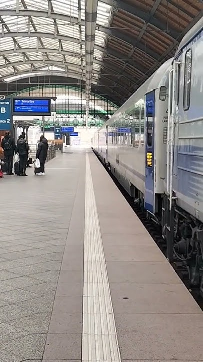 11.11.2024 odjazd EP07-374 z IC Orzeszkowa do Jeleniej góry ze stacji Wrocław Główny #pociagi # ...