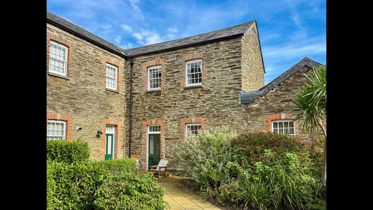 Video Tour - 9 Yew Tree Court, Truro - YouTube