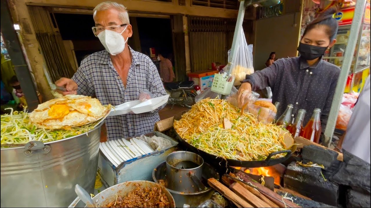 $1,25 For Famous short noodles, Yummy Lort Cha in Phnom Penh ...