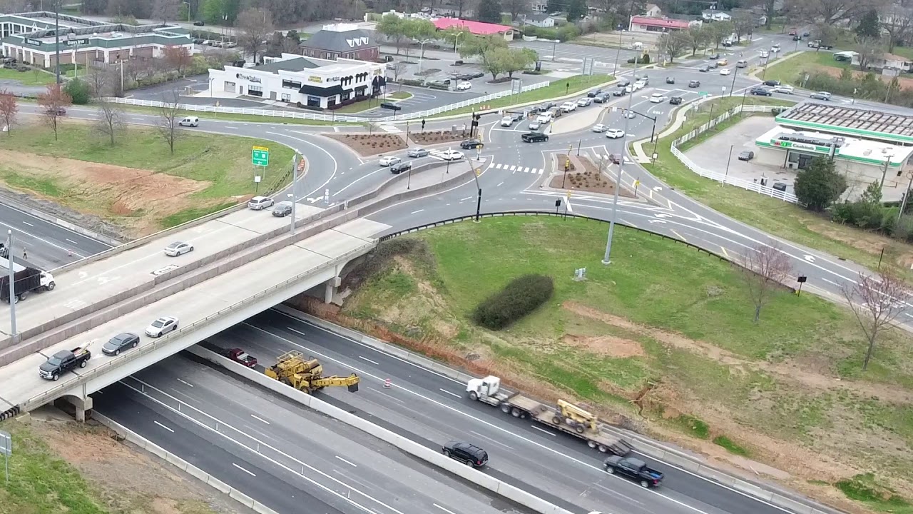 Diverging Diamond Intersection - YouTube
