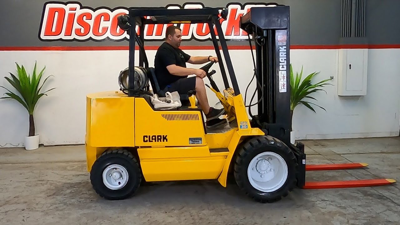 CLARK GPX30 6,000 lb LP(Propane) #67FB - Forklift for Sale - YouTube