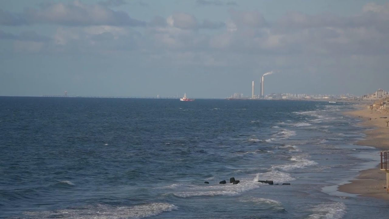 Ship with 200 tons of aid approaches Gaza - YouTube