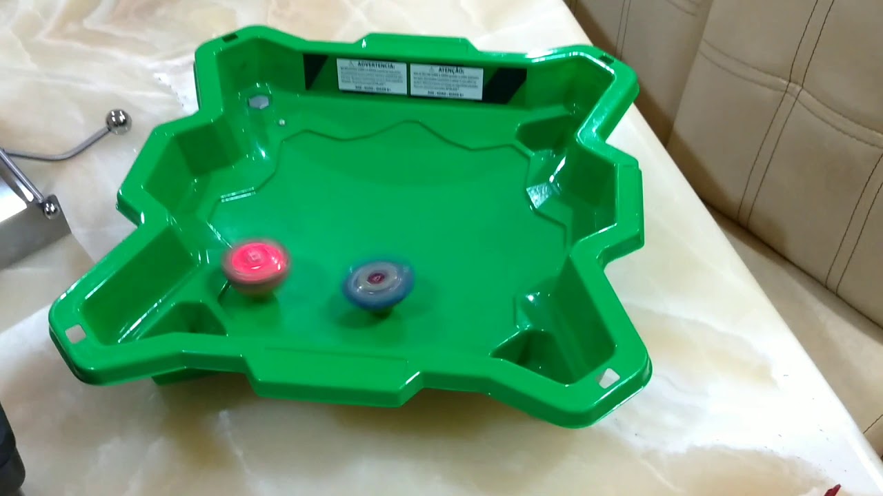 beyblade burst Shu v.s volt - YouTube