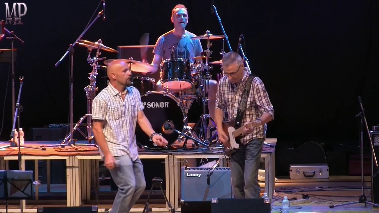 Flash Back Band - Born On The Bayou (Live) - YouTube