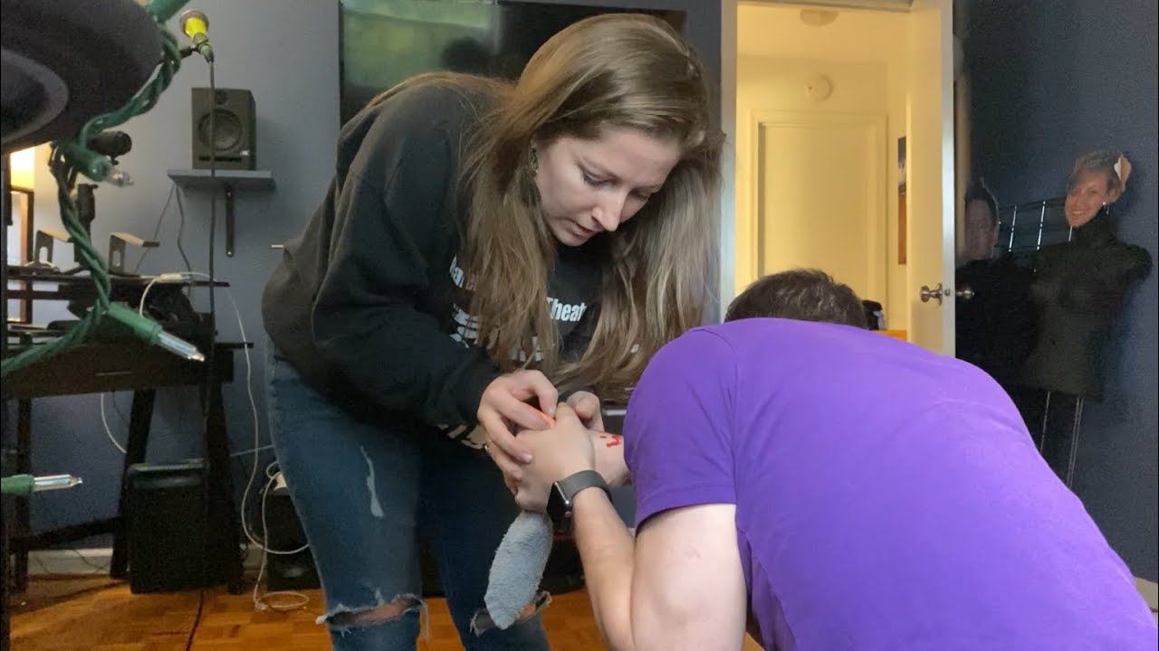 CUT OFF FINGER PRANK - YouTube