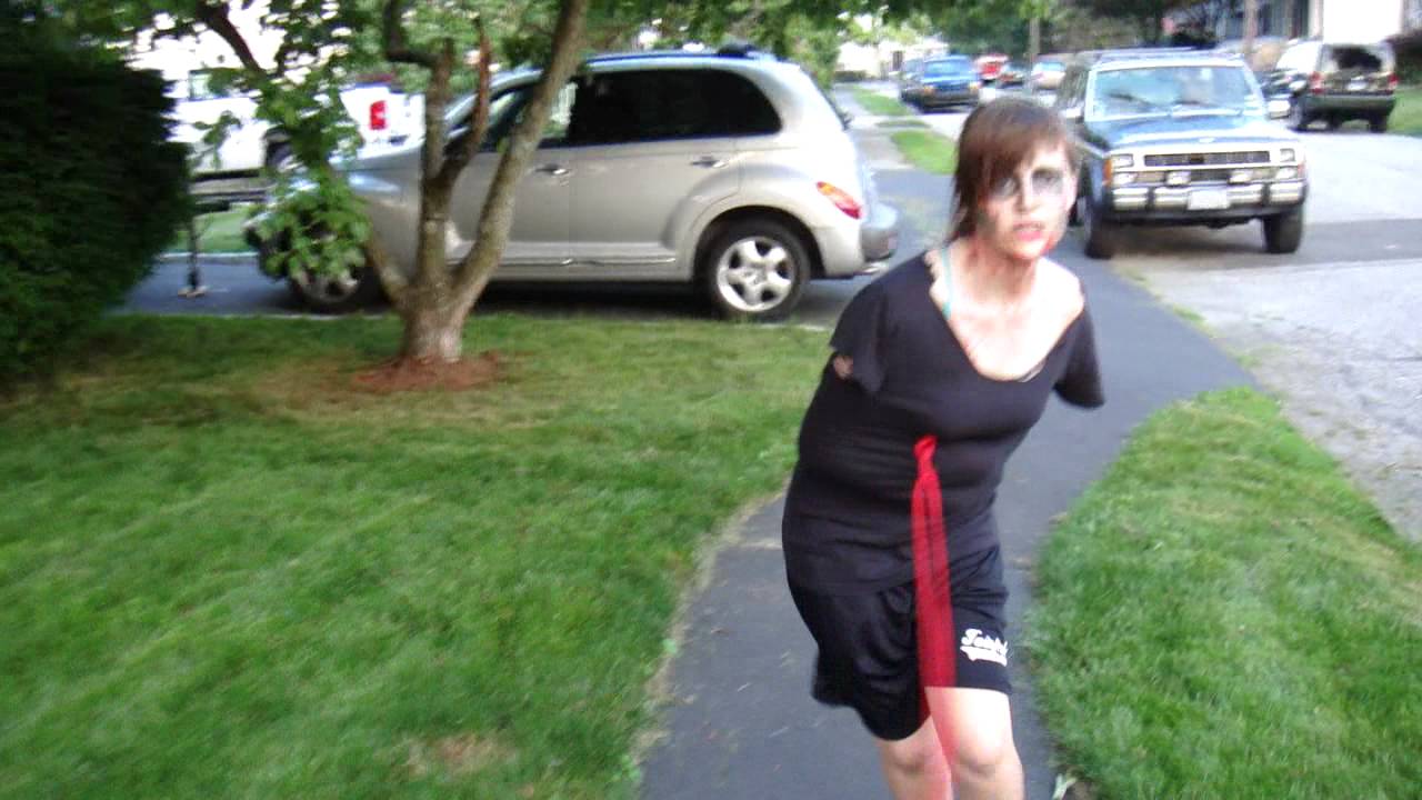 Zombie Girl An Happy girl go for a Walk - YouTube