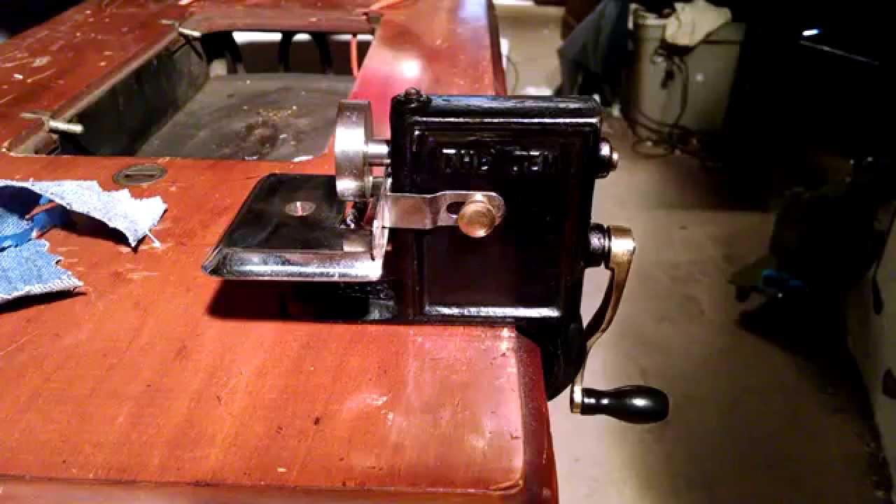 Antique 1899 The GEM Brass Hand Crank Fabric Pinking Machine Ruffled ...