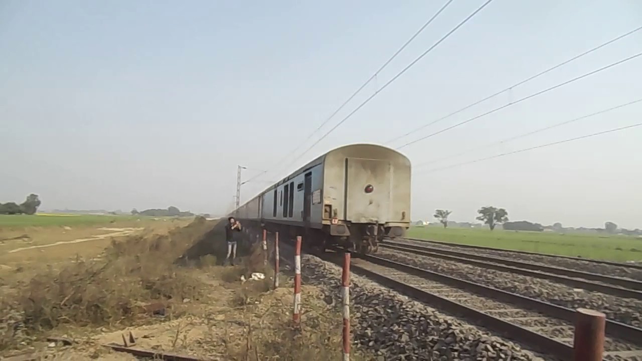 Old Video Of Bhubaneswar Rajdhani Express - YouTube