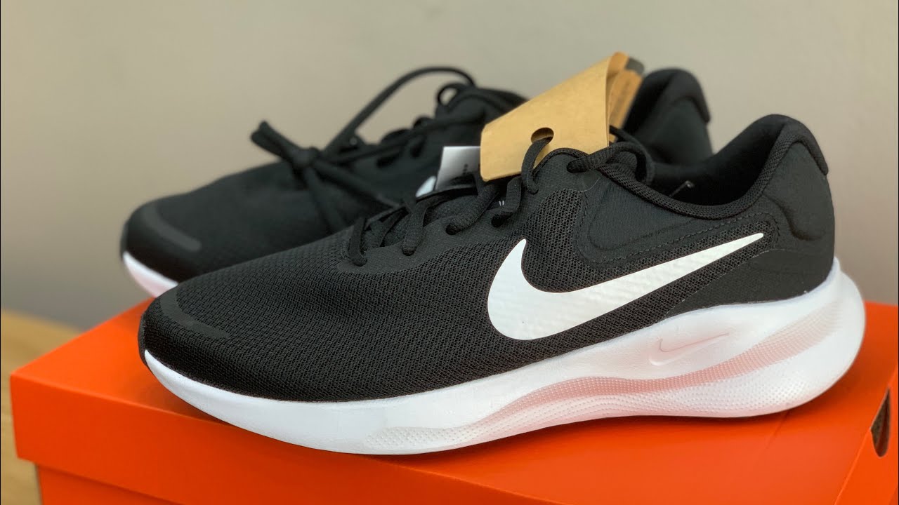 Unbox- Closing Nike Revolution 7 Black White FB8501-002 Review - YouTube
