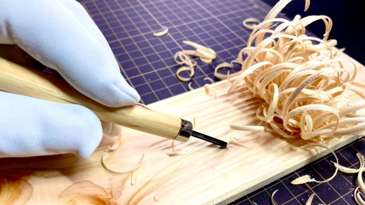 Wood craving | the sound of shaving wood with a chisel - YouTube