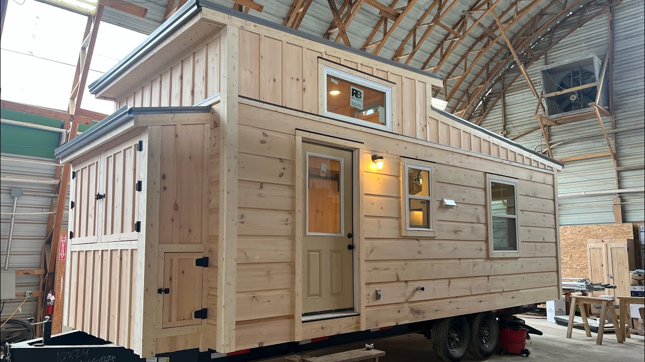 10’x24’ All Wood Tiny Home “The Woody” $59,900! Accepting Orders Now! 🪵 ...