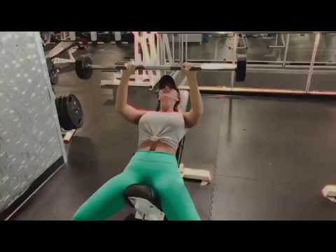 Super Seksi Amanda Paris Workout Bikin Konak
