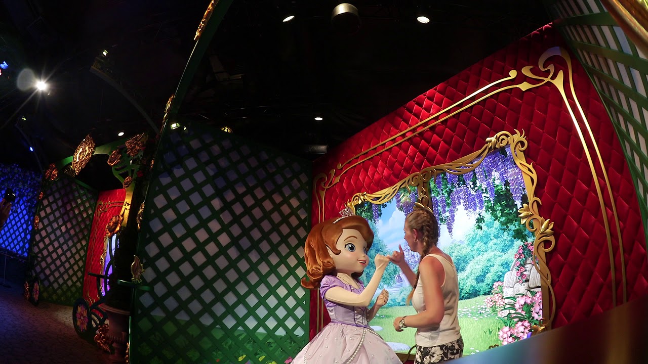 HKDL Summer 2018 final day Sofia - YouTube