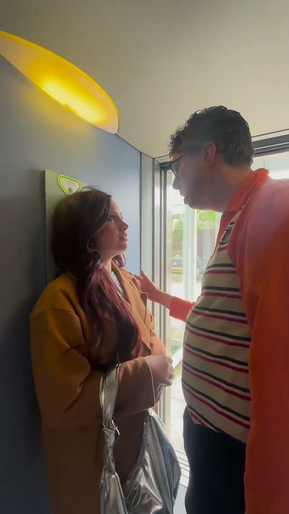 POV: je wordt versiert in de lift 😮 Zag jij dit aankomen: ja of nee 👇🏻🙈 || Esmee Joanna & Adje ...