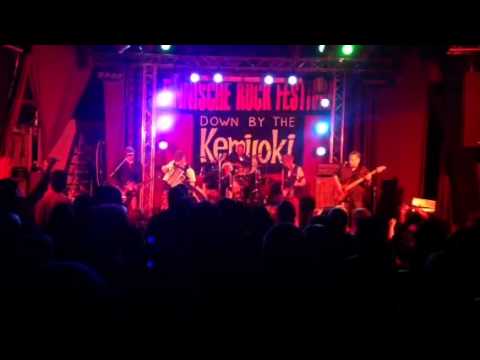 Kelpo Pojat featuring Lassi Kinnunen & Onni Varis: Syys - YouTube