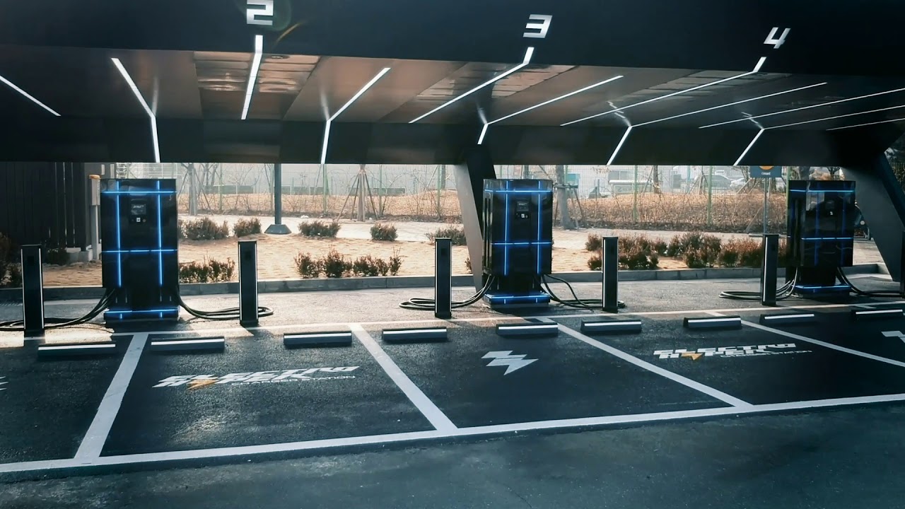 Electro Hyper Charger Station - E-mart at Gwanggyo - YouTube