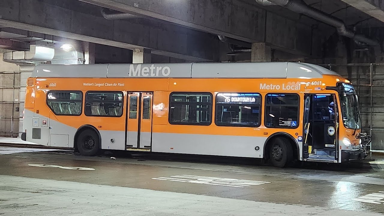 LACMTA 2015 New Flyer XN40 #6061 - YouTube