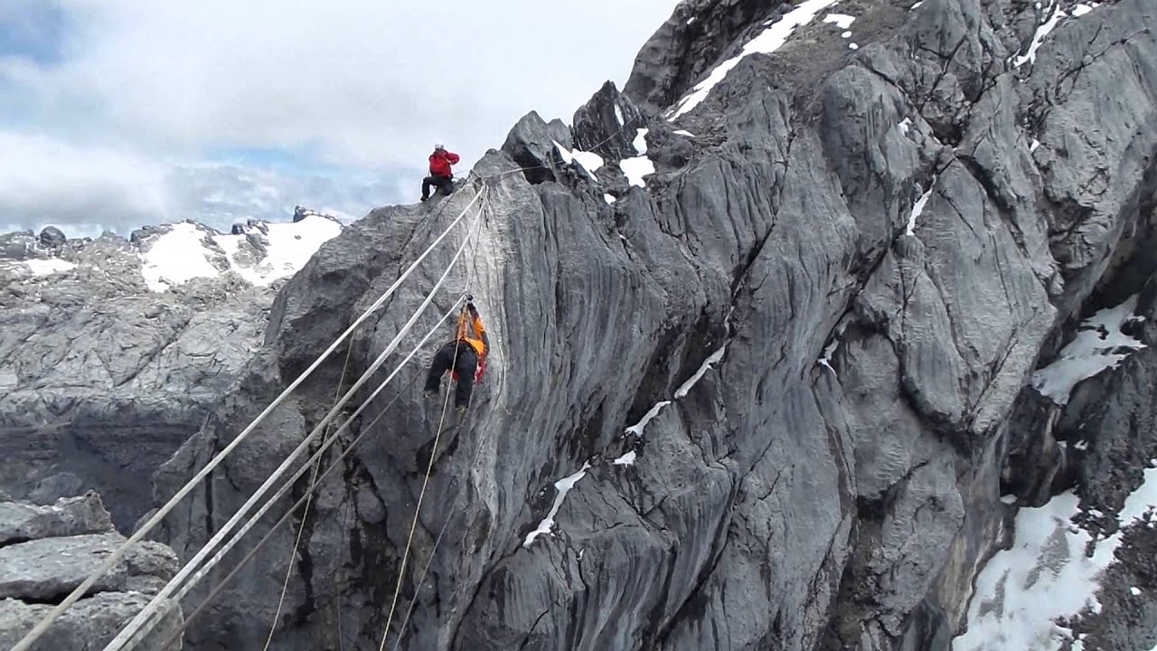 Tyrolean Carsten Pyramid Puncak Jaya - YouTube