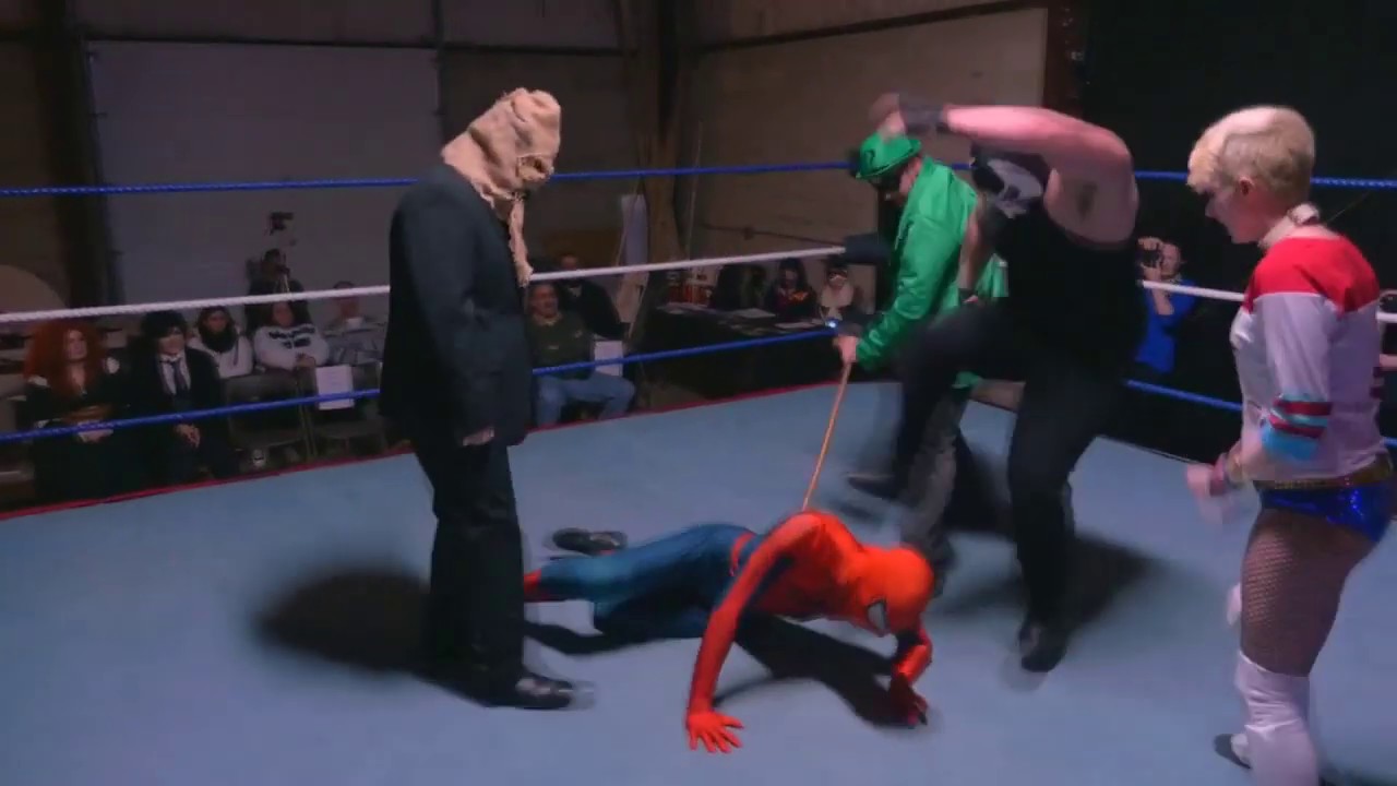 Cosplay Pro Wrestling: Spider-Man vs Bane - YouTube