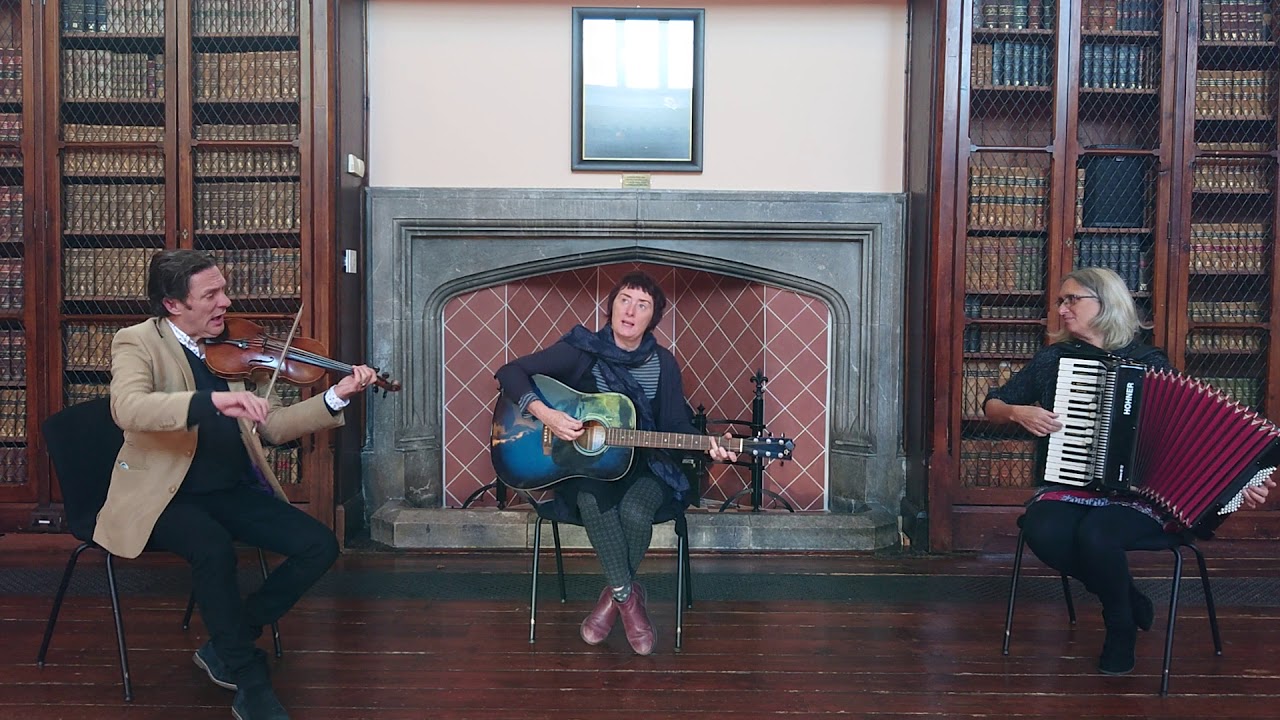 Pop-Up Klezmer in Aula Maxima, UCC - performing Donna Donna - YouTube