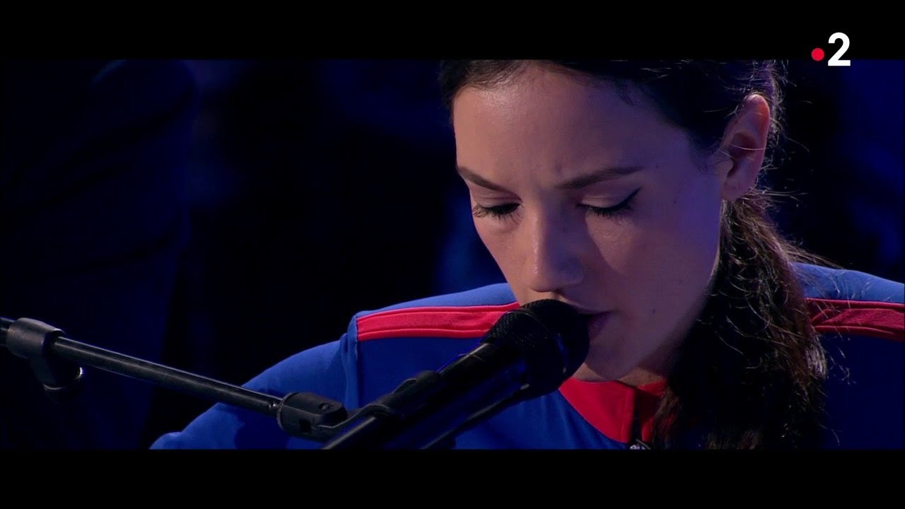 Jain interprète en live le titre "Souldier" #ONPC - YouTube