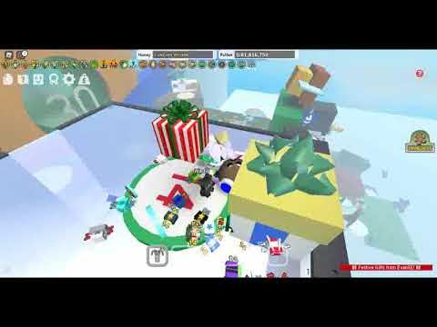 Opening the last gift box in bee swarm simulator! (Mondo present, #14 ...