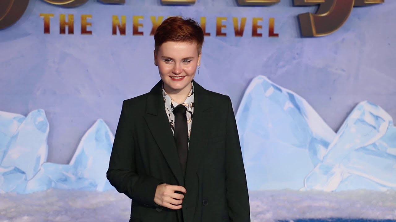 Morgan Turner - premiere of Jumanji: The Next Level - YouTube